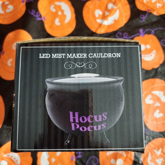 hocus pocus | Holiday | Halloween 223 Hocus Pocus Cauldron Led Lights Up Mists New Bullseye Like ...